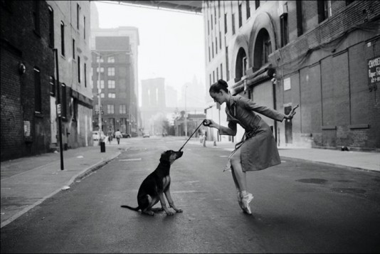 鏡頭下的足尖藝術，攝影師Dane Shitagi以”Ballerina Project”記錄舞台外的芭蕾舞姿 - The Femin