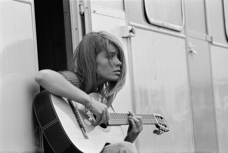 #FashionIcon：1960年代的風格女神——法國歌手 Françoise Hardy - The Femin