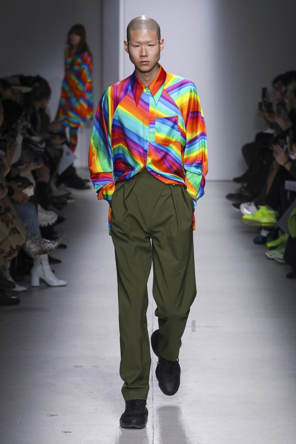 在傳統與叛逆、創新與實穿之間找尋平衡：中國新銳服裝品牌 ANNAKIKI - The Femin