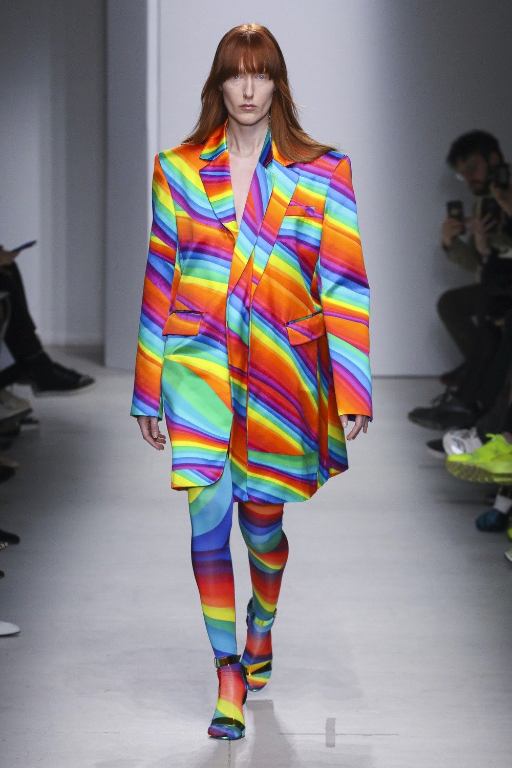 在傳統與叛逆、創新與實穿之間找尋平衡：中國新銳服裝品牌 ANNAKIKI - The Femin