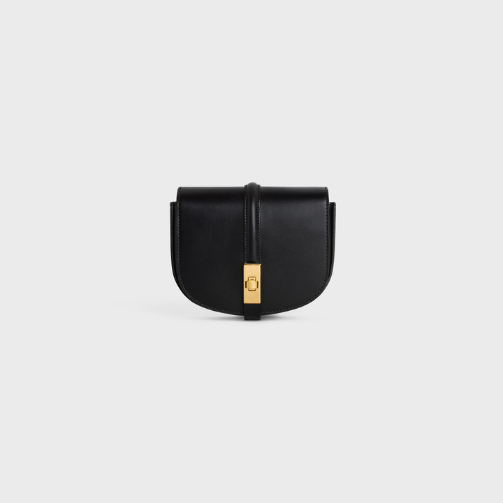 讓人一見鐘情的圓潤輪廓：CELINE 全新亮相 Small 16 Wallet On Chain - The Femin